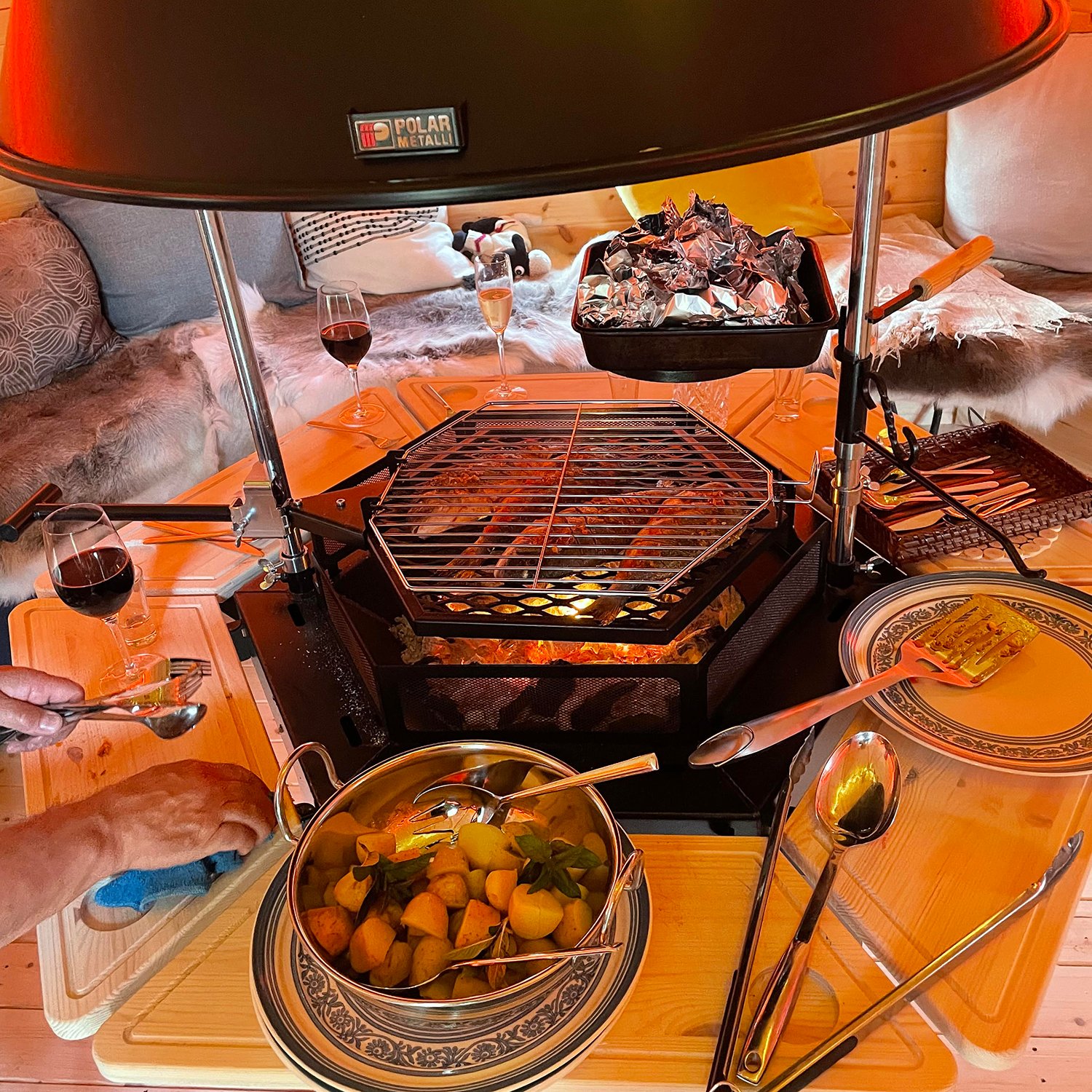 BBQ Huts vs. Outdoor Kitchens: Which One Suits You Best?